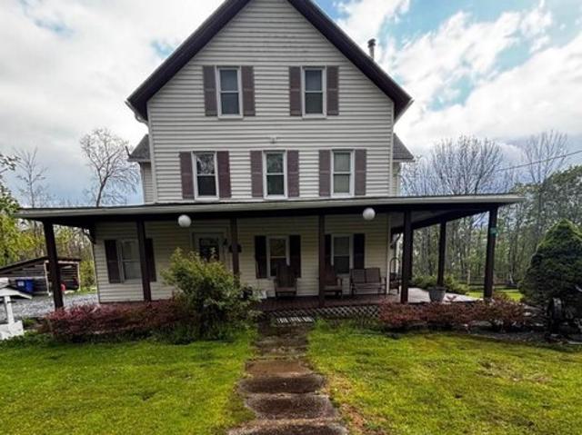 398 N Lake Dr, Haines Falls, NY 12436