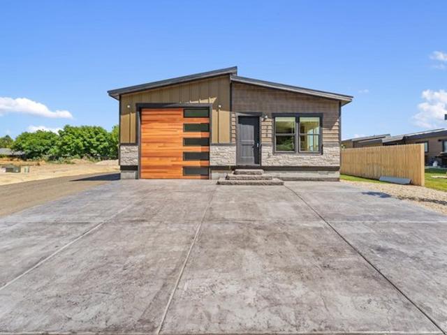 398 W London St, Middleton, ID 83644