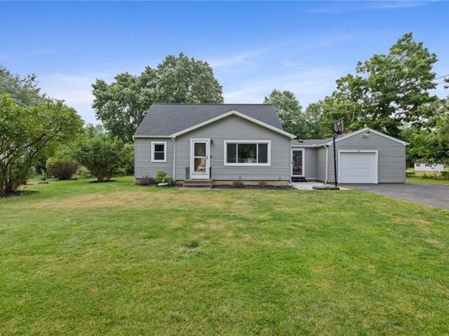 398 Trimmer Rd, Spencerport, NY 14559
