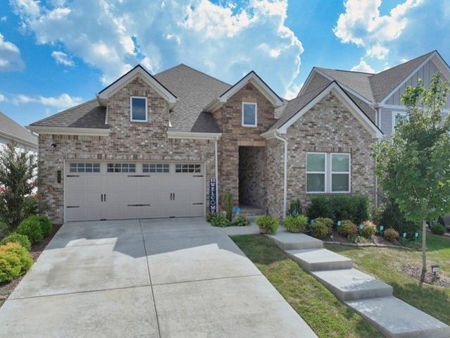 398 Triple Crown Cir, Gallatin, TN 37066