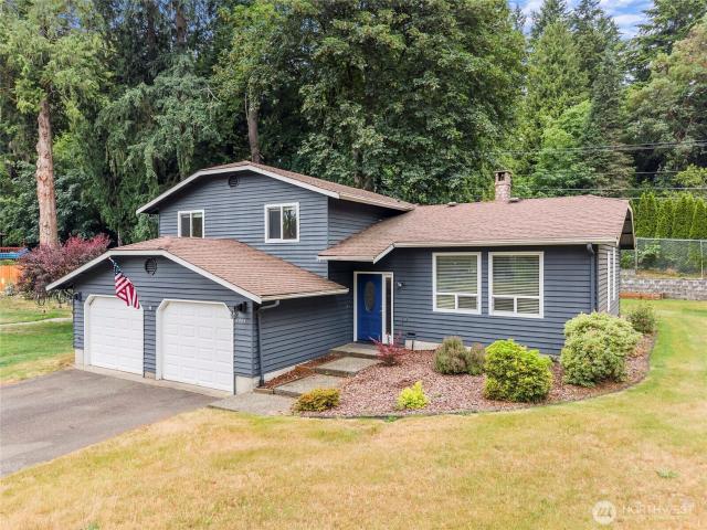 3995 Fischer Park Avenue NE
