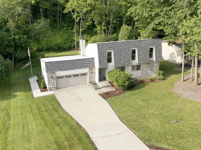 3995 Ridgedale Drive