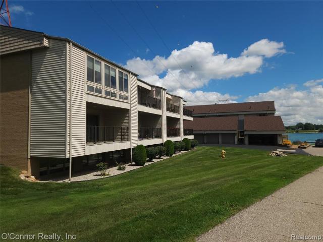 3995 River Road # 16