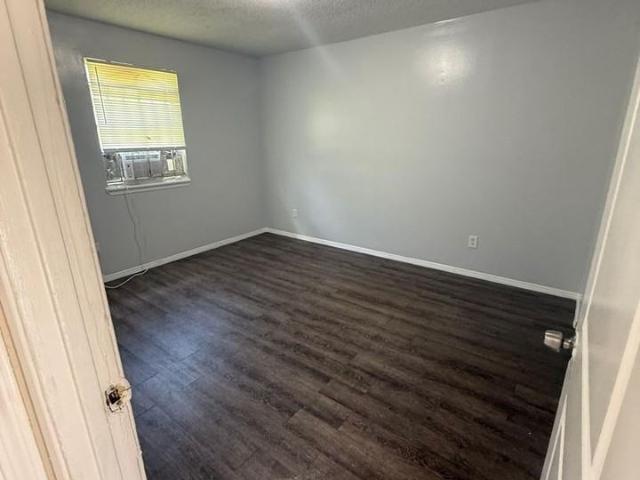 3997 Leonnie Rd #1 4 2 Bedroom Apartment for Rent at 3997 Leonnie Rd, Jacksonville, FL 32208 Ribault