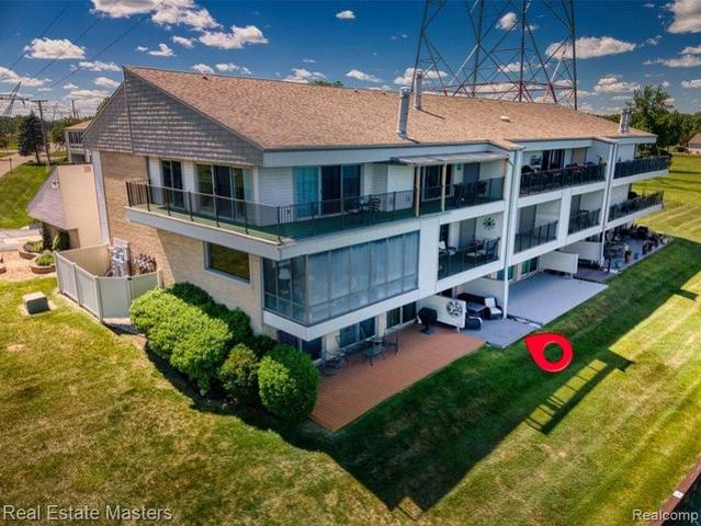3997 River Rd Apt 6, East China Township, MI 48054
