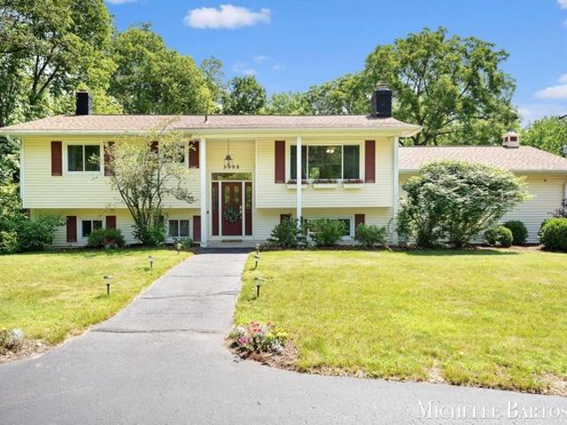 3990 Grand River Dr NE, Grand Rapids, MI 49525