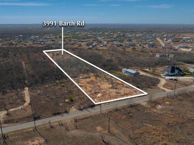 3991 Barth Rd, Lockhart, TX 78644