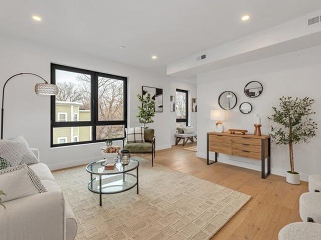 3992 Washington St Unit 303, Boston, MA 02131