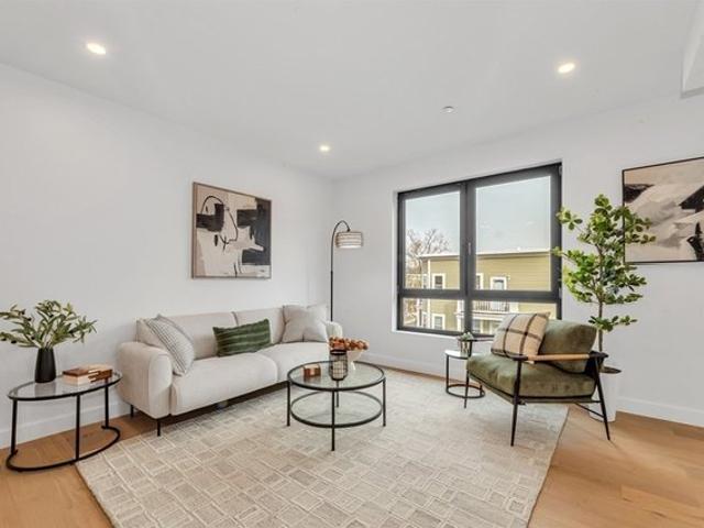3992 Washington St Unit 303, Boston, MA 02131