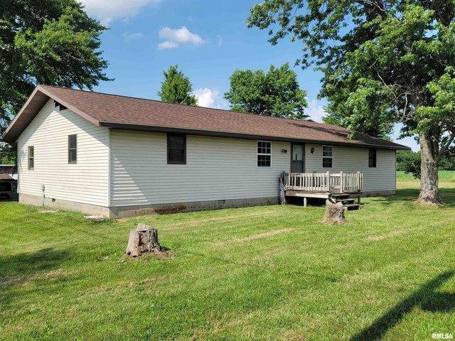 3993 Greenridge Rd, Alma, IL 62807