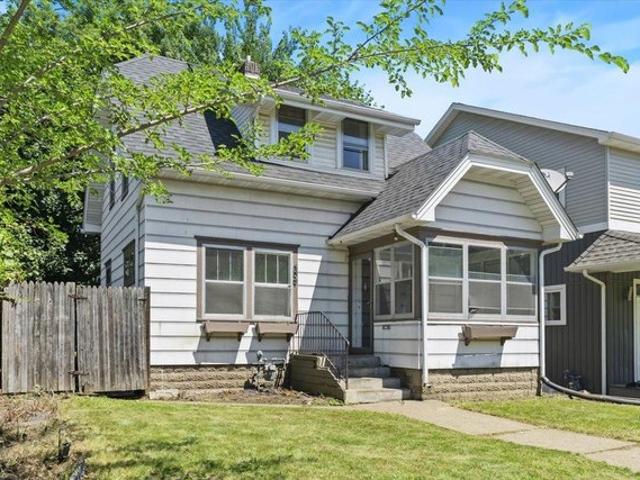 399 Curtice St E, Saint Paul, MN 55107