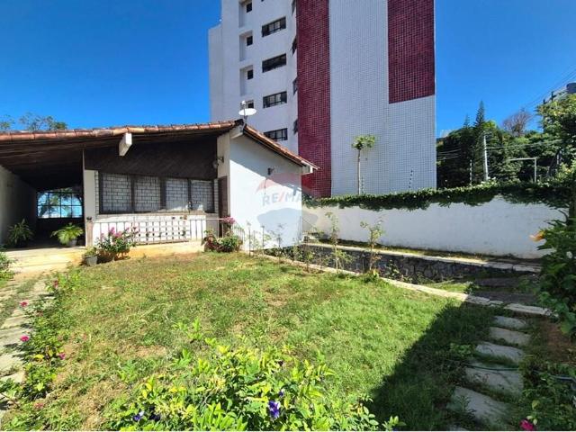 399 Área Útil Casa Alugar, 4 Dormitórios localizado em Rua Waldemar Falcão, 92 Avenida Waldemar Falcão nº 92 Horto Florestal, Salvador, Bahia, 40296700 | Brasil