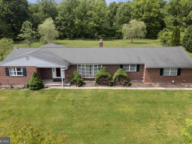 399 Falcon Rd, Eagleville, PA 19403
