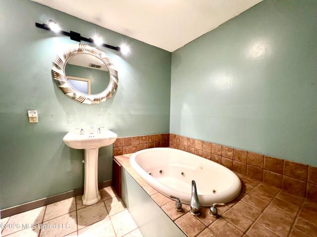 399 Freeman Rd Sw