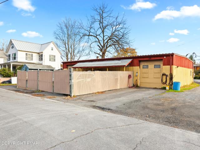 399 Oak Street