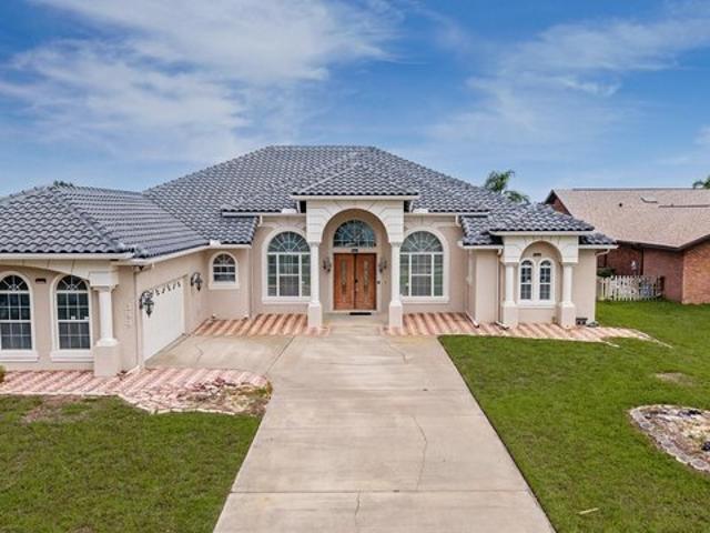 399 Silver Beach Dr, Holly Hill, FL 32117