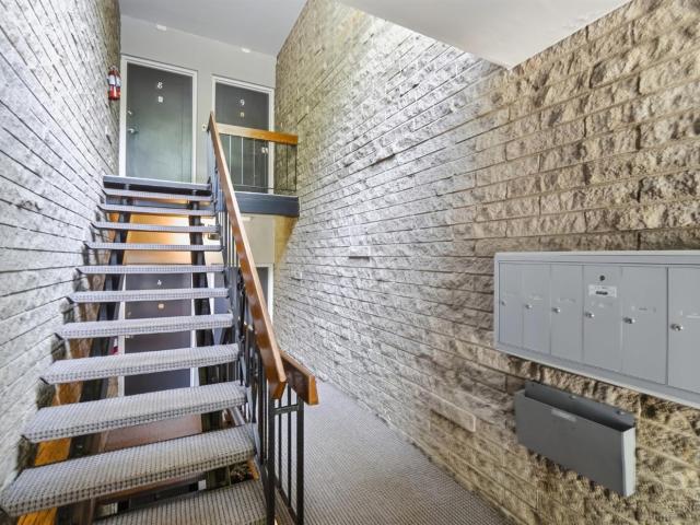 399 W Galbraith