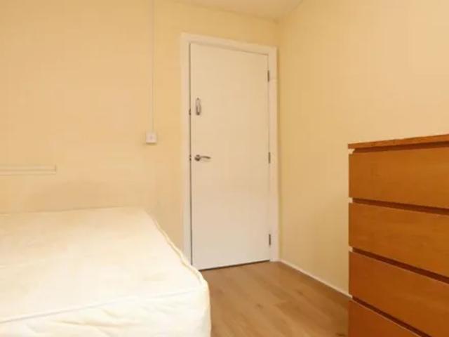 39 52 Lipton Road, Ratcliffe, London, E1 0LJ, United Kingdom | Room for rent #154573661 | Rentberry