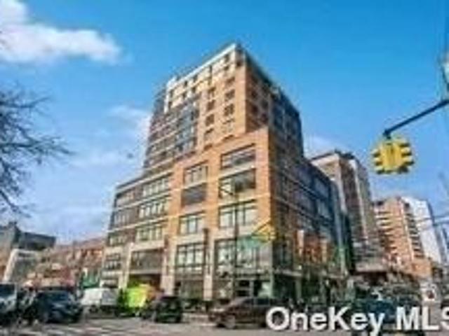 39 16 Prince St, Flushing, NY 11354