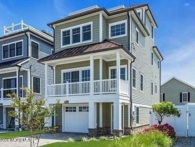 39 20th Ave, Seaside Park, NJ 08752