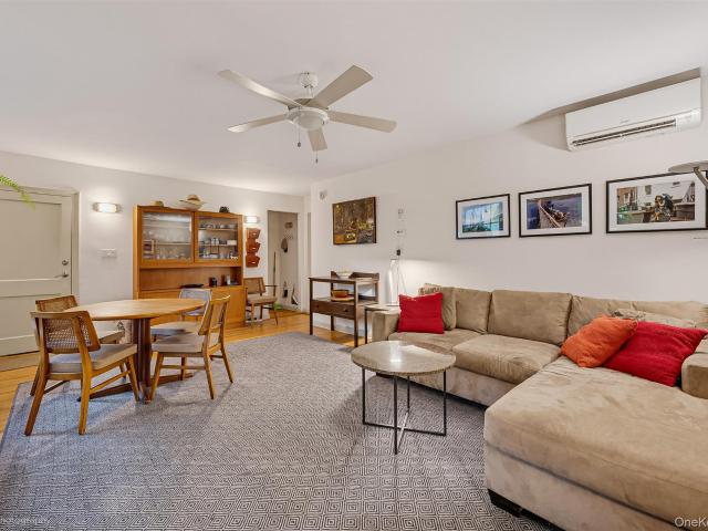 39 33 49th Street