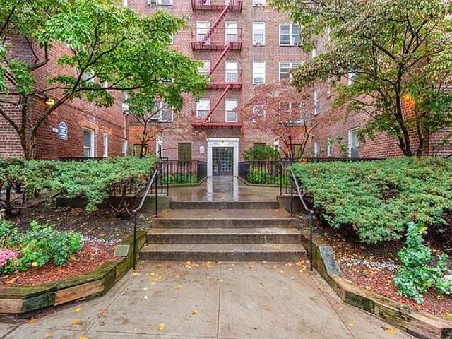 39 30 52nd Street, Queens, NY