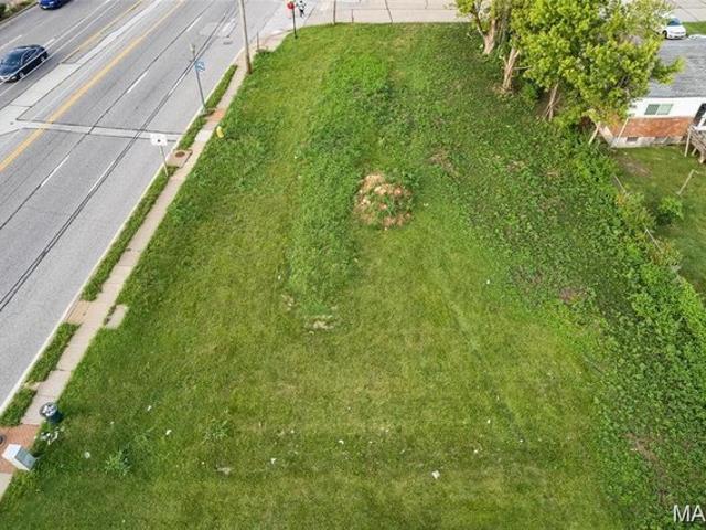 39 Tamma Ln, Hazelwood, MO 63042