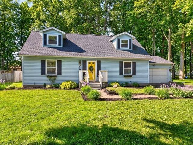 39 Timberwood Dr, Hilton, NY 14468