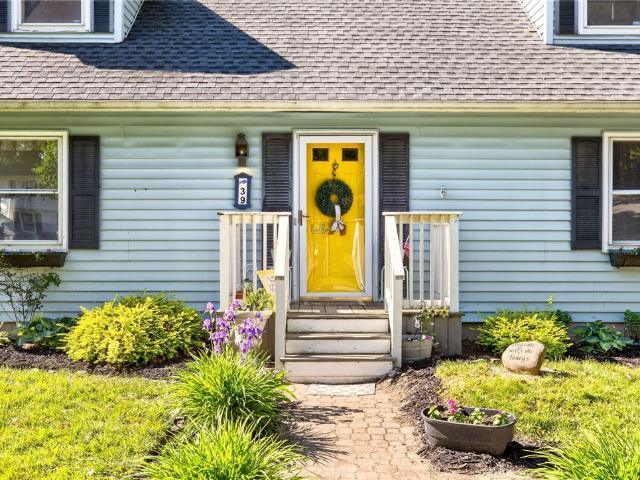 39 Timberwood Drive