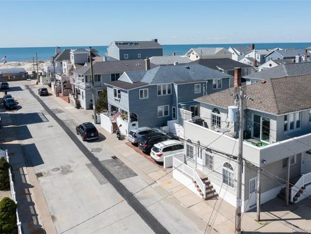 39 Troy Ave, East Atlantic Beach, NY 11561
