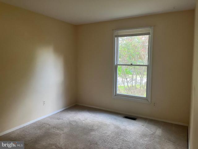 39 Triple Crown Ct, North Potomac, MD 20878 | MLS #MDMC2236