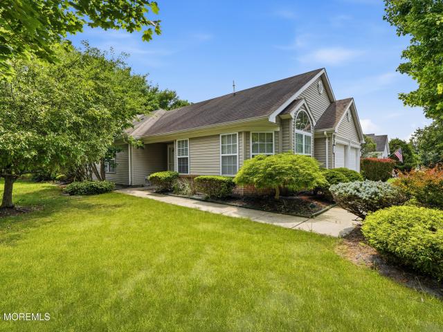 39 Valley Stream Lane