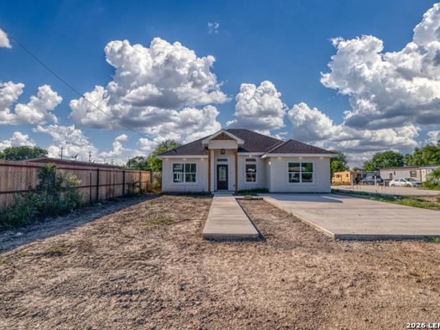 39 Victoriano Ave