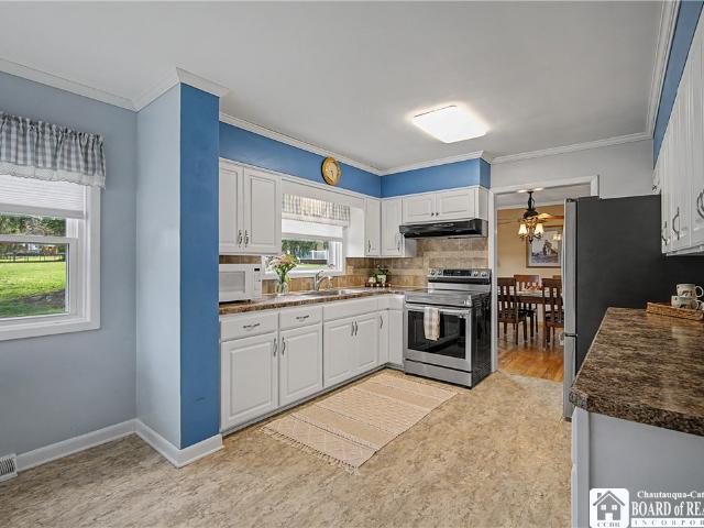 39 W Fairmount Avenue