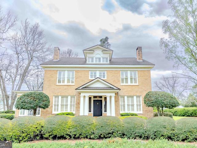 39 W Graham Street