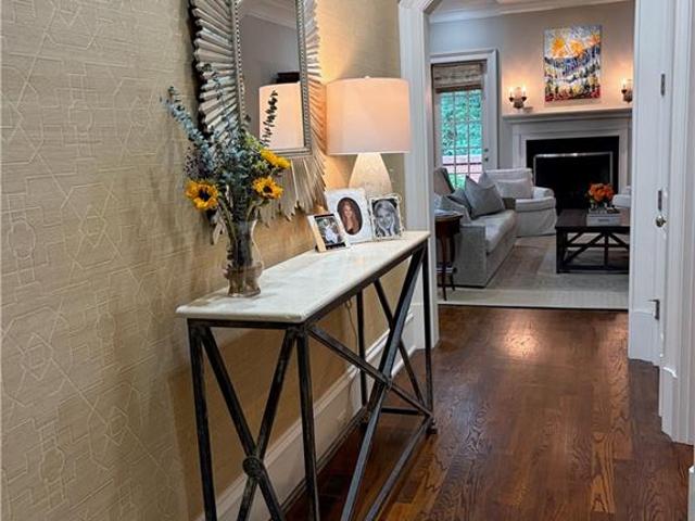 39 W Wesley Road NW 2