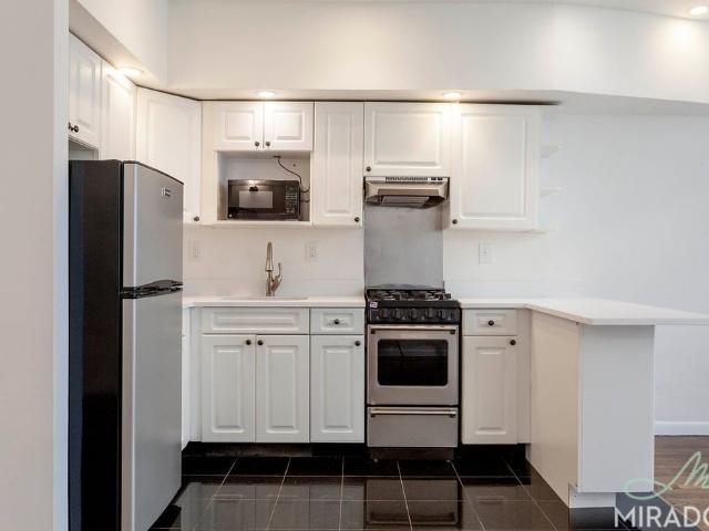 39 W 16th Street 3R
