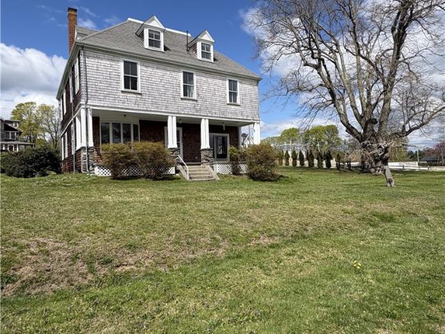 39 Walcott Avenue