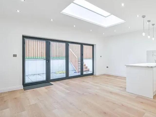 39 Warwick Road, Barnet Vale, London, EN5 5EE, United Kingdom | 3 bed apartment for rent #137746346 | Rentberry