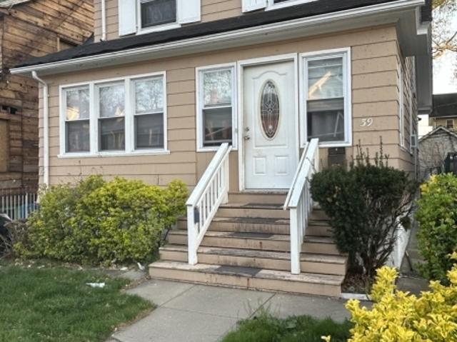 39 Wayne Ave