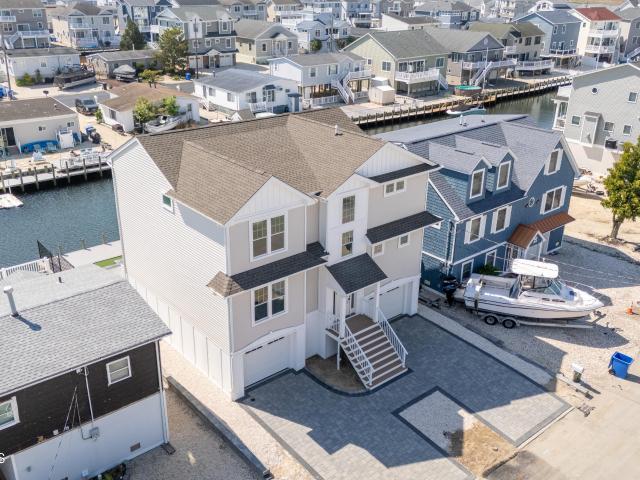 39 Weaver Drive