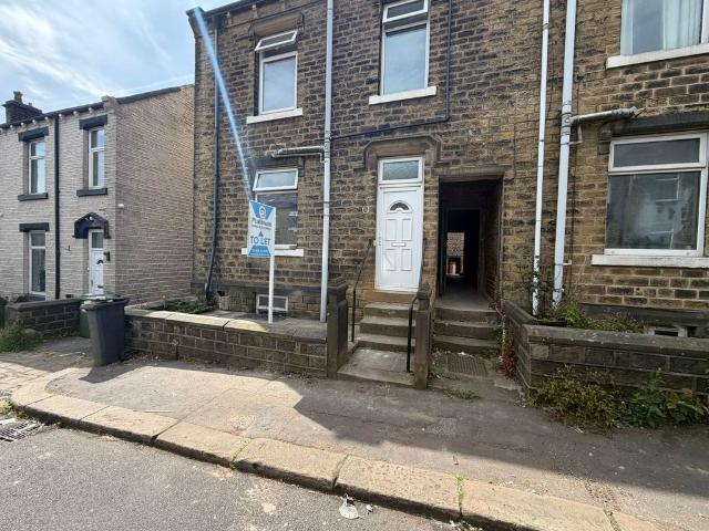 39, Wellington Street HD3, 3 bed terraced house to rent, £850 pcm | PrimeLocation