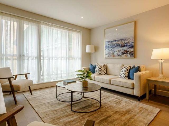 39 Westferry Circus, London E14 2 bed apartment to rent £4,078 pcm £941 pw