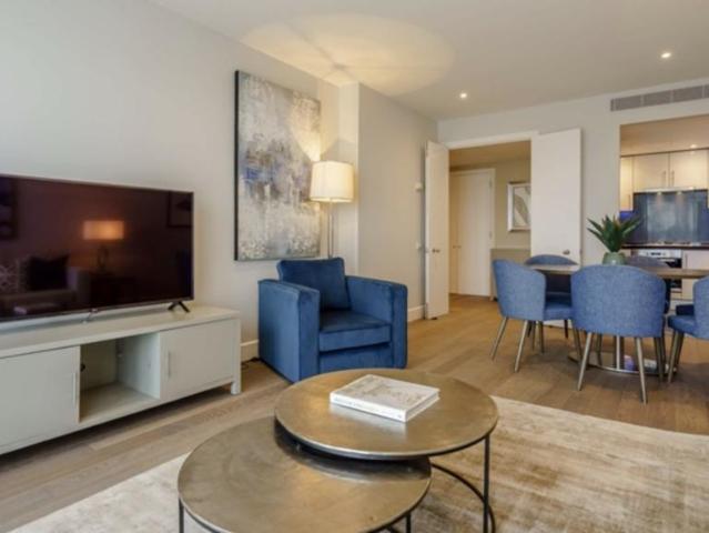 39 Westferry Circus, 39 Westferry. 2 bed apartment to rent £4,030 pcm £930 pw