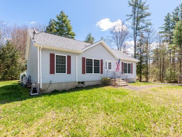 39 Winwood Dr, Barnstead, NH 03225