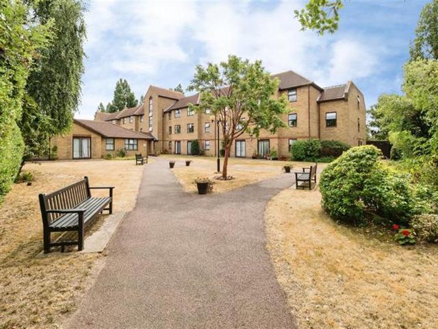 39 Wiltshire Court, 54a Pittmans. 1 bed retirement property to rent £1,295 pcm £299 pw
