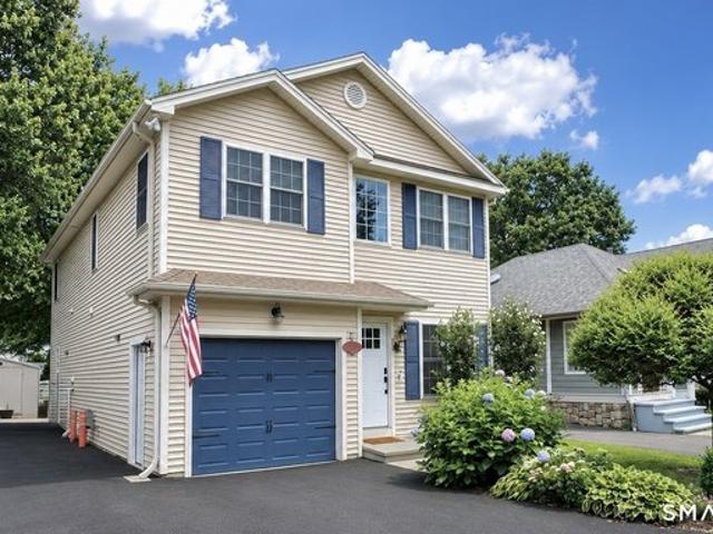 39 Wildemere Ave, Milford, CT 06460