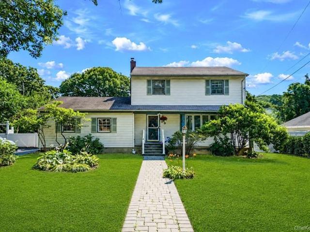 39 William St, Smithtown, NY 11787