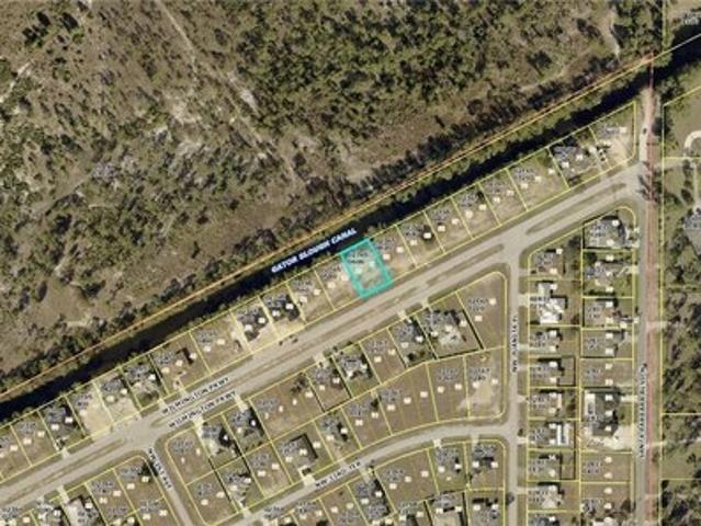 39 Wilmington Pkwy, Cape Coral, FL 33993