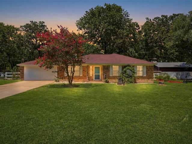 39 Wood Lodge Dr, Huntsville, TX 77320